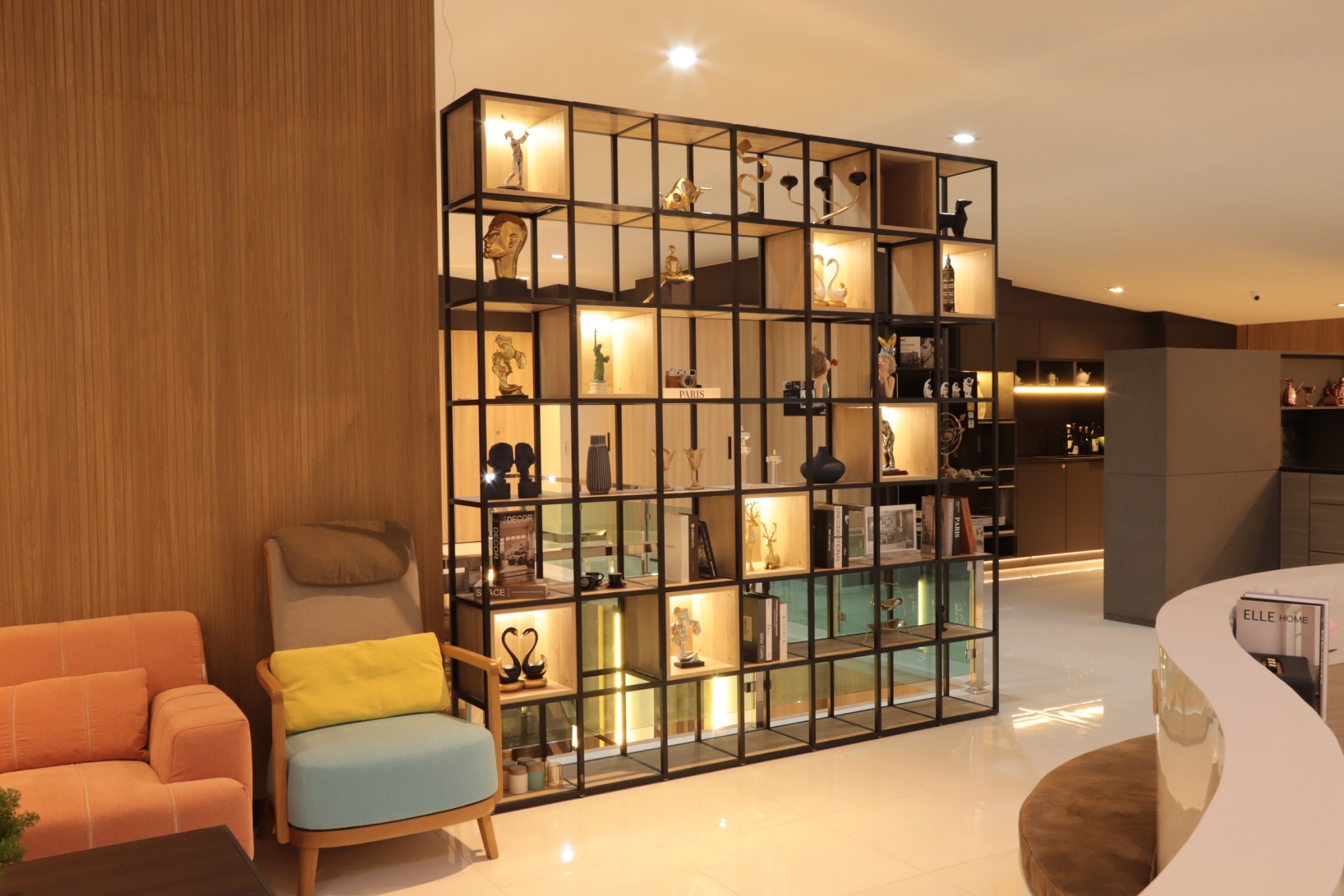 Working Space Show Room Futuretech - ศูนย์รวม อุปกรณ์เฟอร์นิเจอร์ เฟอร์นิเจอร์ฟิตติ้ง ครบวงจร