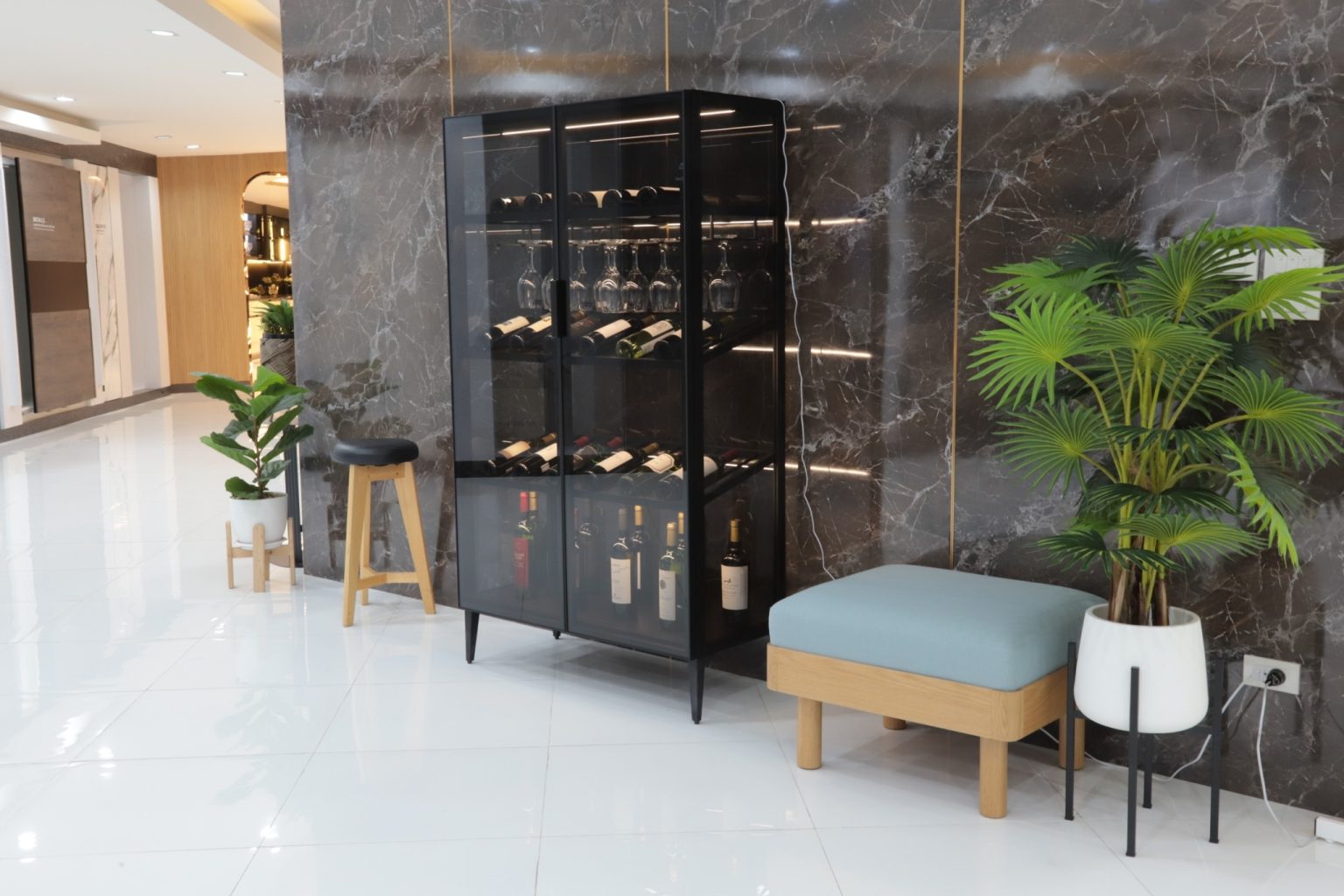 Working Space Show Room Futuretech - ศูนย์รวม อุปกรณ์เฟอร์นิเจอร์ เฟอร์นิเจอร์ฟิตติ้ง ครบวงจร